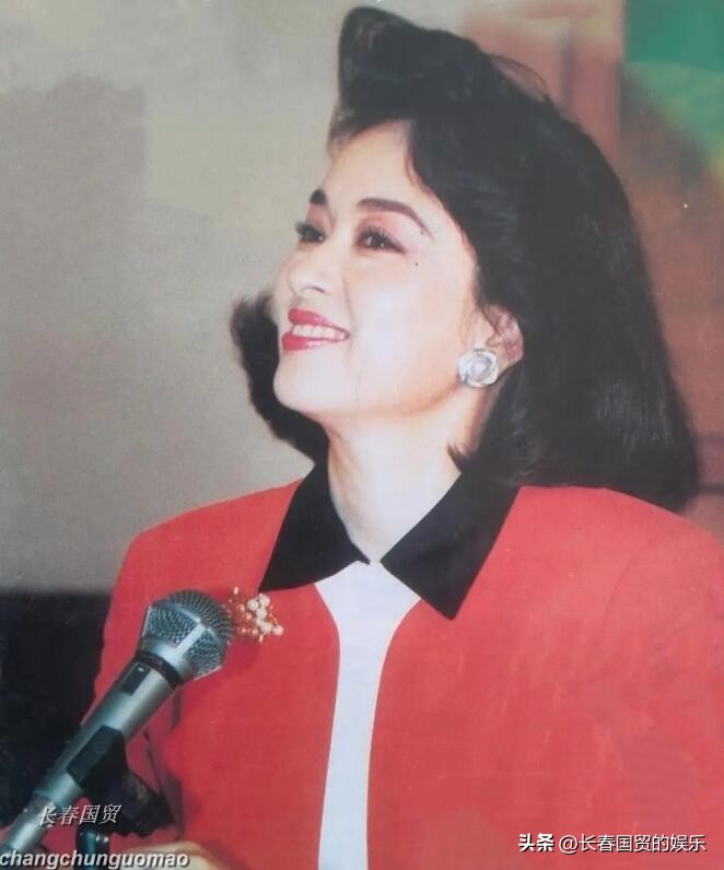 A recent photo of 72-year-old Weng Qianyu was exposed. She once sang ...