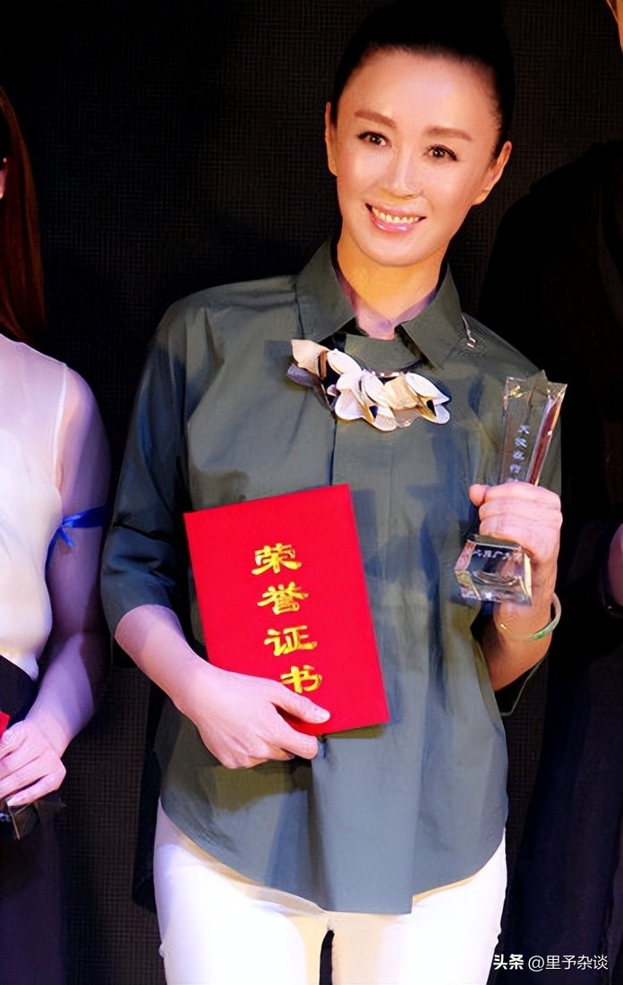 History of Fu Yiwei's fall: 14-year-old nominated actress, married and ...