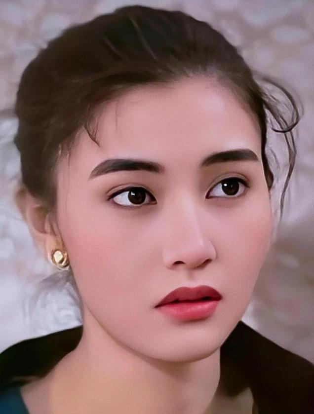 Li Jiaxin and Yuan Jieying, both lovers of Liu Luanxiong, who are one ...