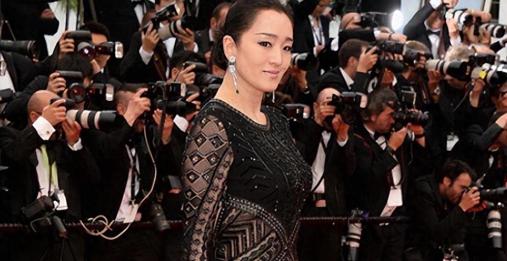 Gong Li no longer holds back and exposes the scandal between Zhang Yimou and Chen Ting. No ...