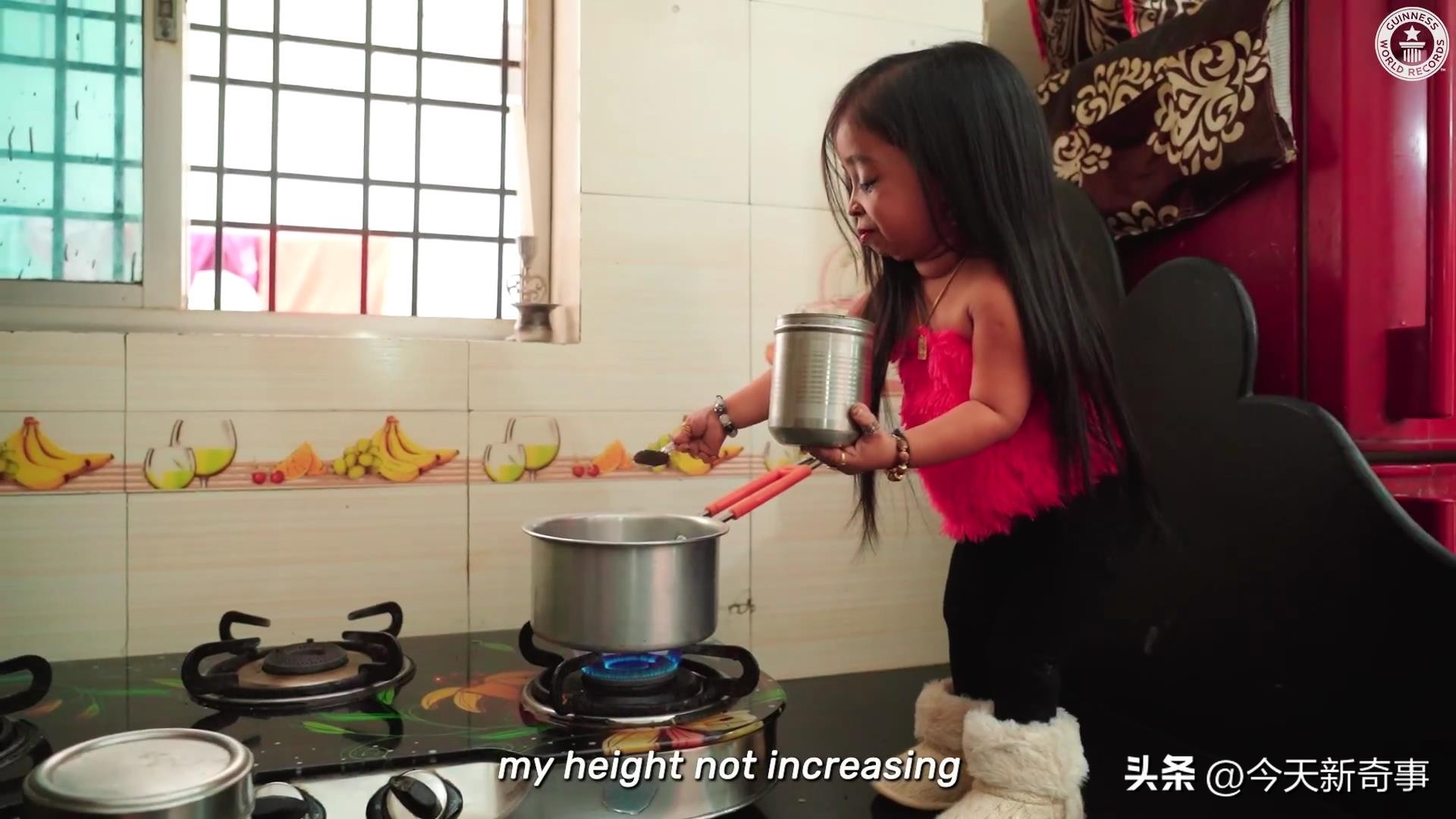 The world's shortest girl, India's Jyoti, small but big dreams - iNEWS