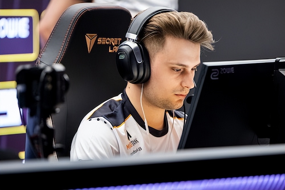 NAVI officially announced the new formation! Sign iM, Aleksib and jL ...