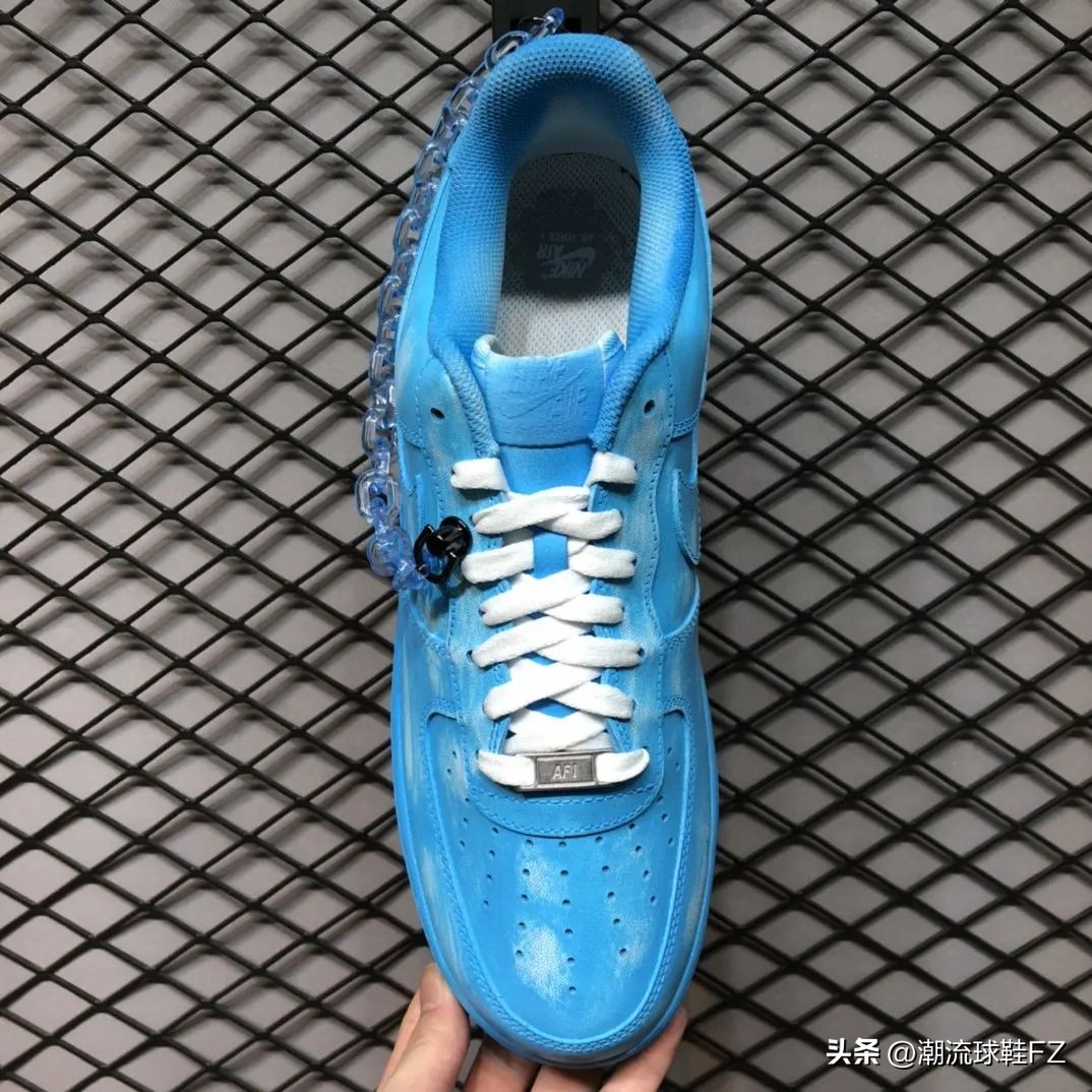 Do old + hanging chain!Anyone who sees this pair of cool AF1 will like ...