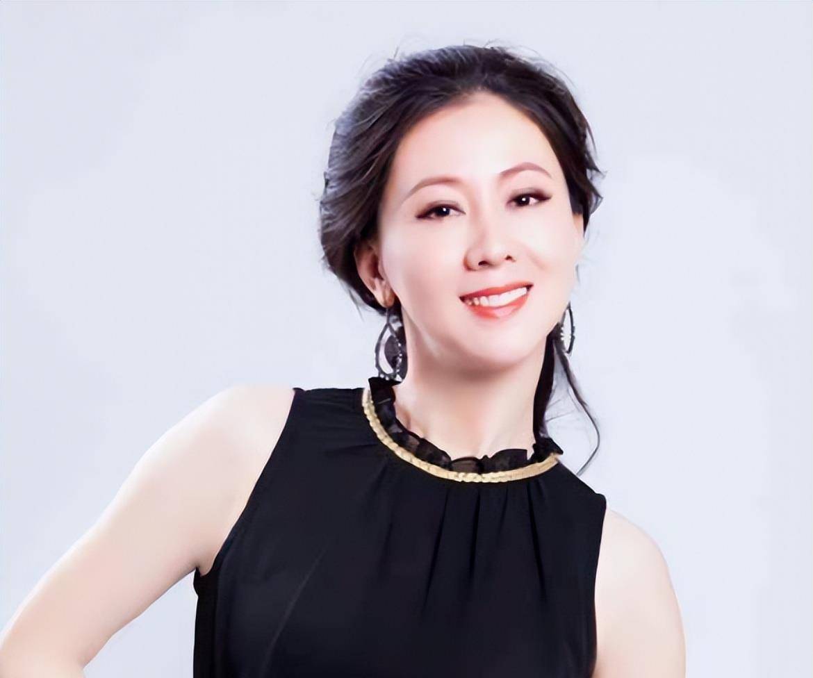 The No. 1 Photographer in the Mainland——Tang Jiali - iNEWS