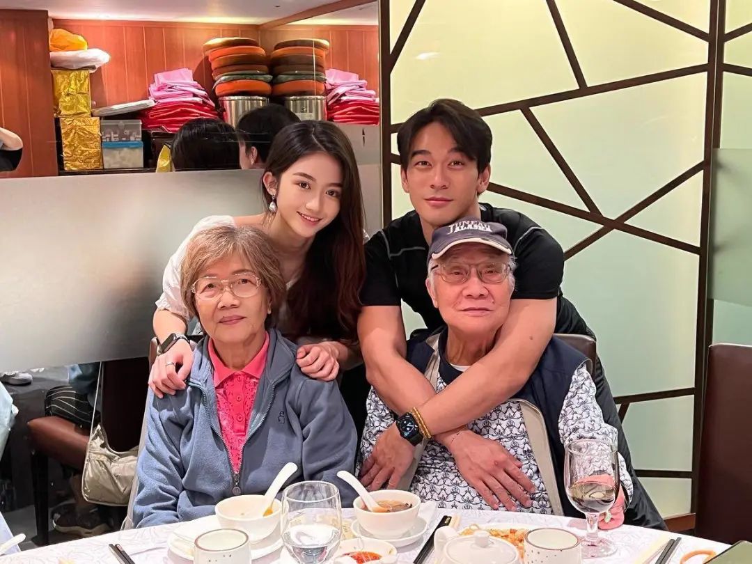 The three generations of grandparents look similar, Qian Xiaohao and ...