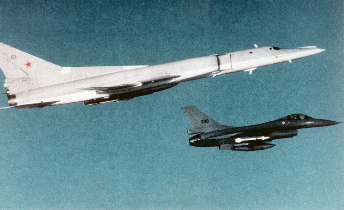 Chat about Tu-22M: Just a modification?Who will believe it? - iNEWS