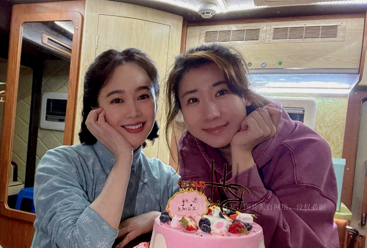 Zuo Xiaoqing celebrates her birthday in a luxury RV. At 44 years old ...
