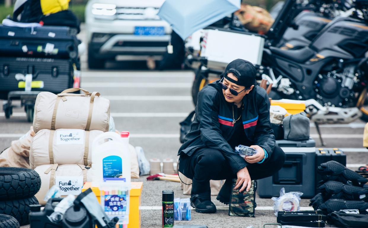 Our Hot Life 2: The brothers started to be miserable, but they have ...