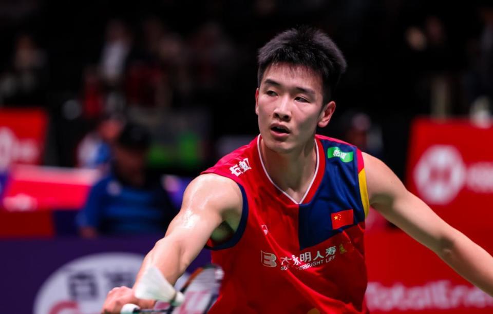 21-10, 21-12! Li Shifeng swept through two rounds and easily entered ...