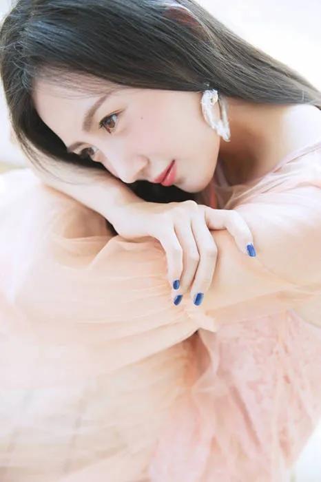 Beautiful pictures of Zhang Moxi - iNEWS