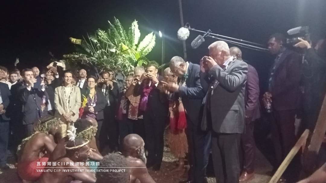 What has French President Emmanuel Macron brought to Vanuatu? - iMedia