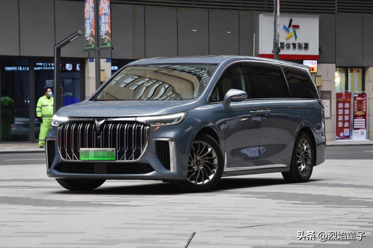 What is the experience of owning a celebrity nanny car?The answer lies ...