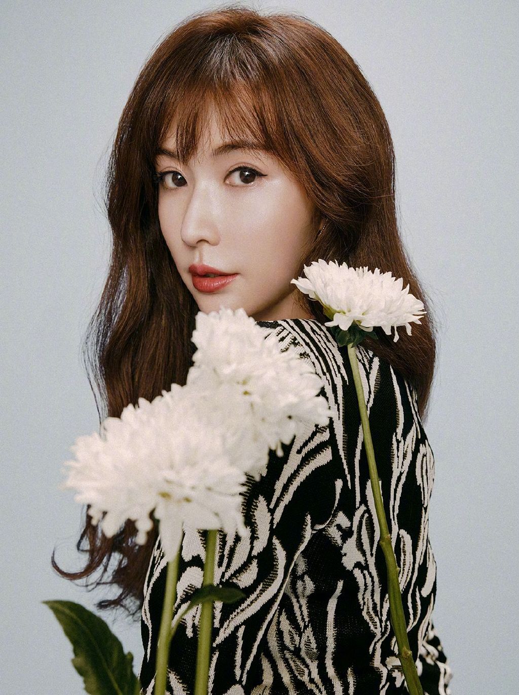 Lin Chiling's photo shoot is so sultry, wearing a sequined top with a ...