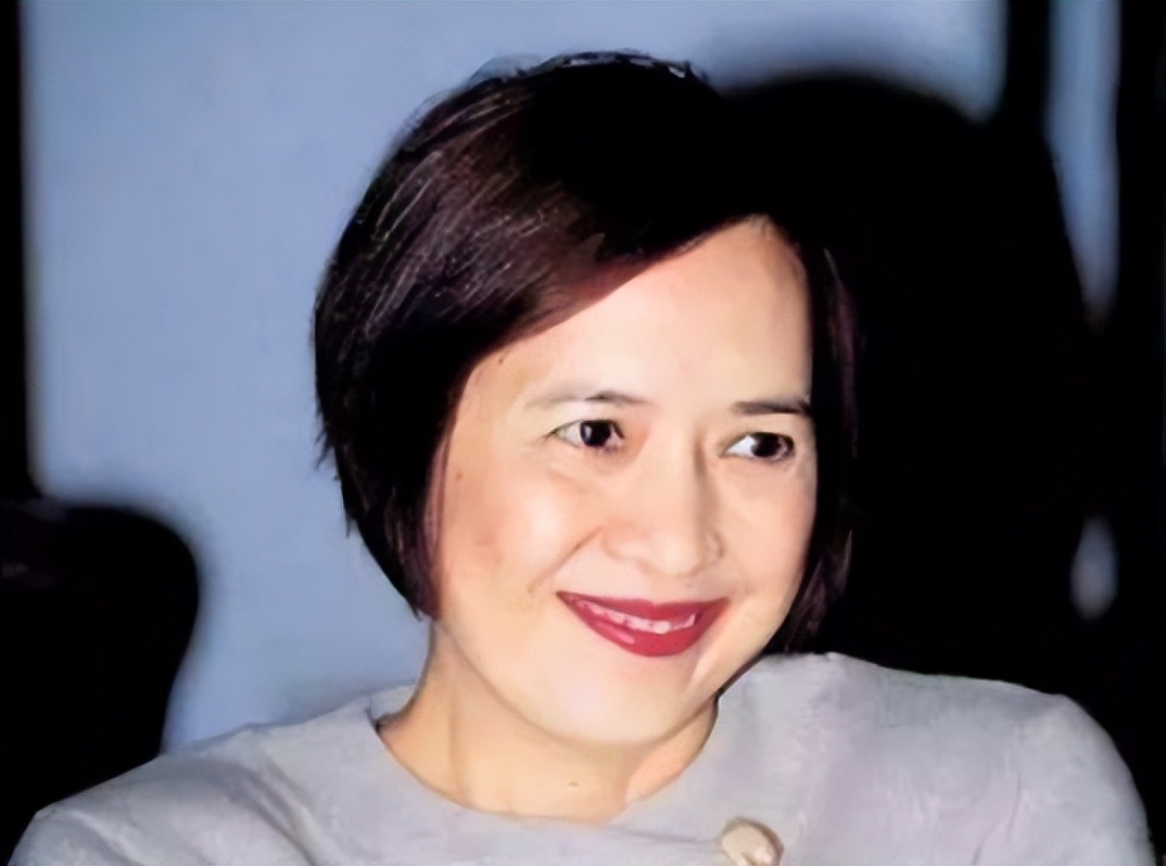 Breaking up and asking for 1.1 billion bed expenses? When the reporter ...