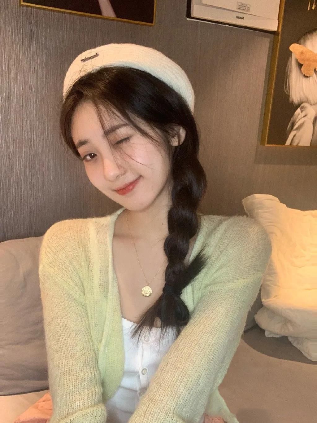 Feng Wanhe, a sweet and charming goddess - iNEWS