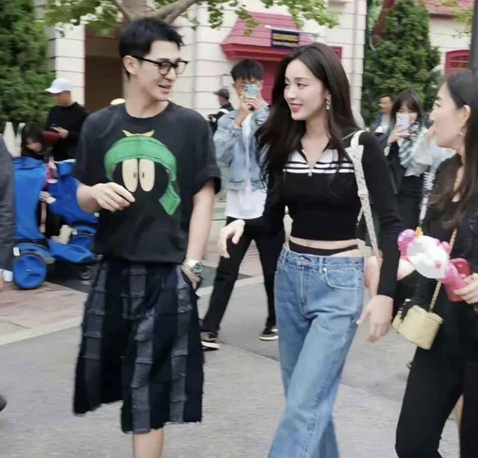 With her beauty, she attracts countless fans and has been scolded on ...