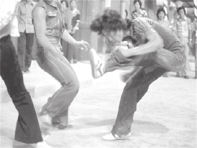 In the 20th century, Vietnamese gangsters bullied Chinese overseas ...