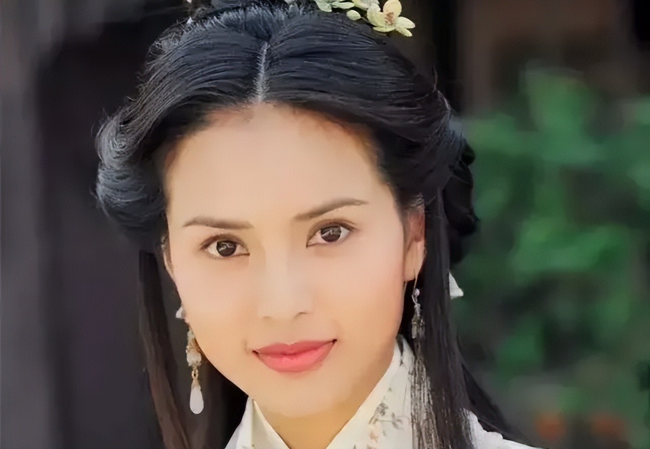 Li Ruotong doesn't like Wang Yuyan?She has no character at all, she just stares blankly at the ...