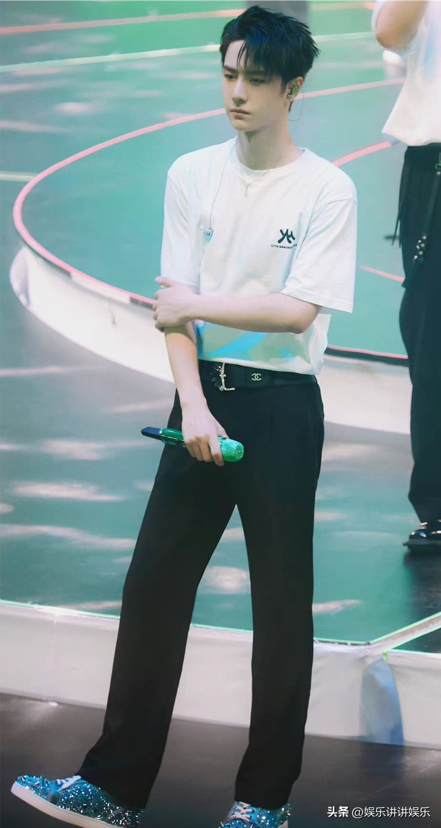 Lin Yushen's live broadcast of Wang Yibo's "No Feeling", the accidental ...