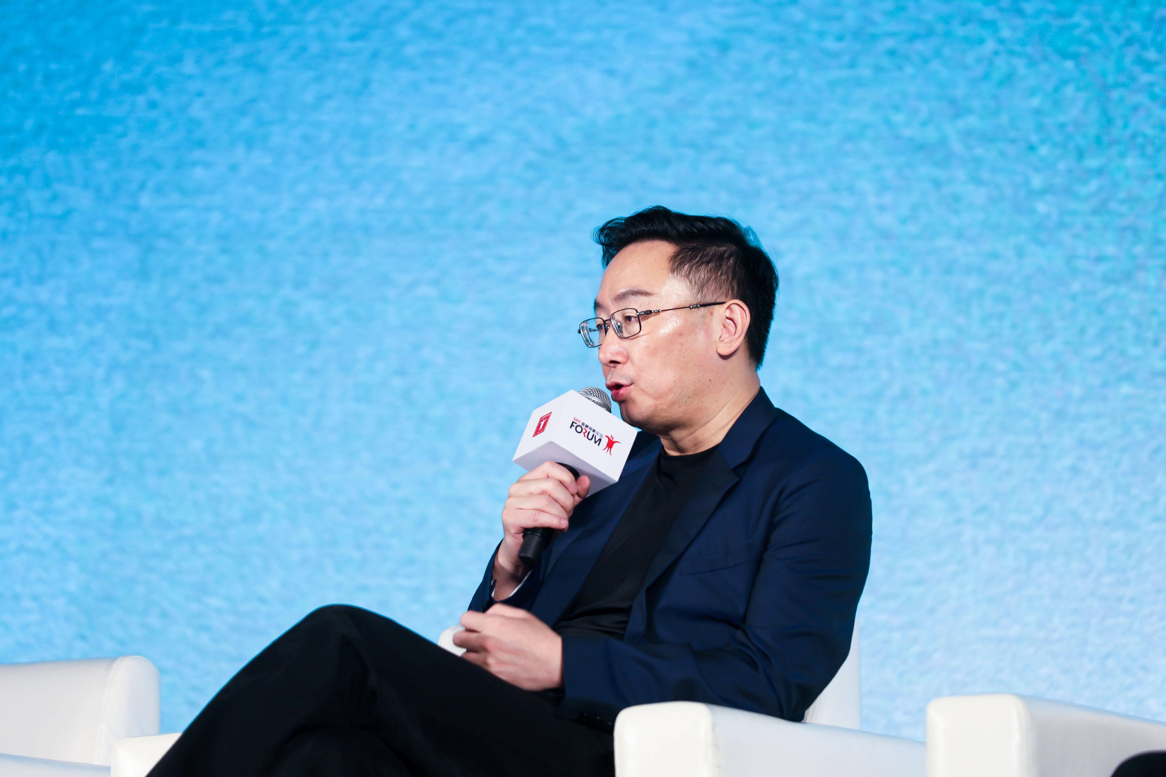 Guo Fan, Lu Chuan, and Zhang Chiyu are desperately learning how ...