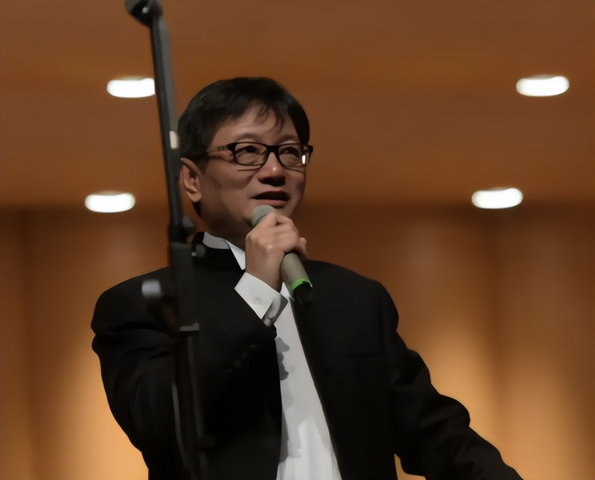 Li Haiying: Almost everyone can sing his songs, and his wife's ...