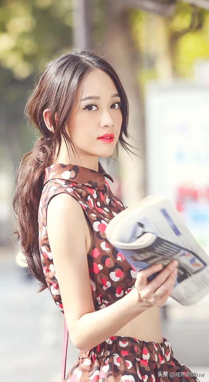 Chen Qiaoen, gentle and elegant, dignified and generous, charming, sexy and charming photo - iMedia