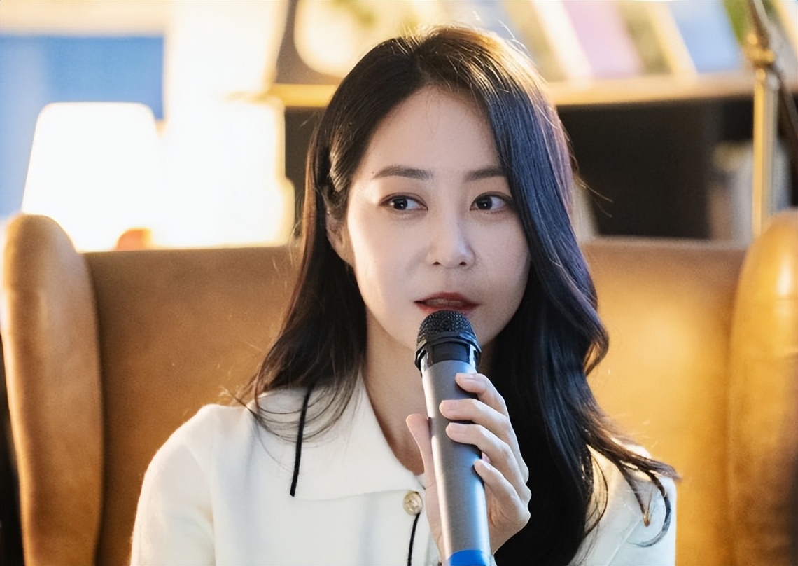 The actress revealed that she was forced to take off 100% of her ...