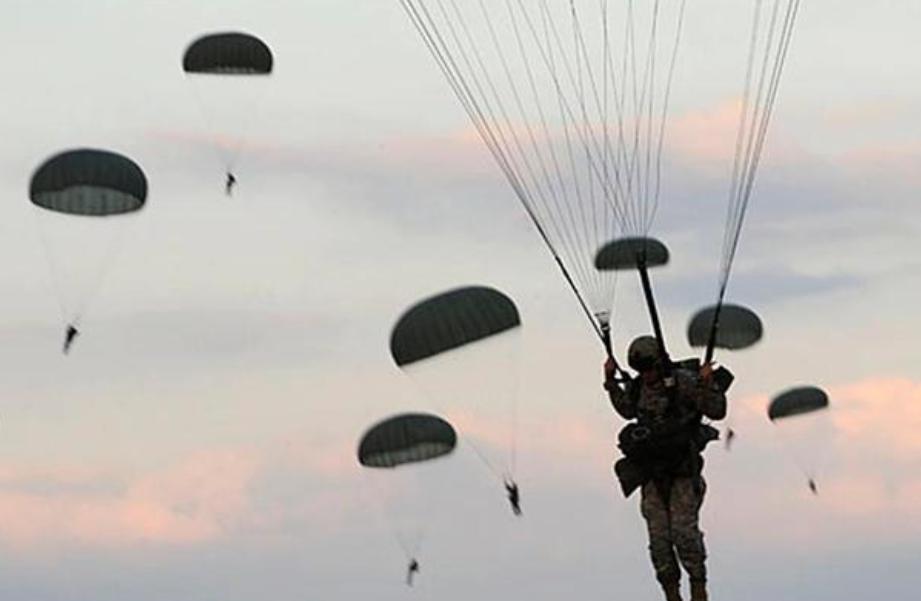 The German paratrooper parachuted into the house and deviates from the ...