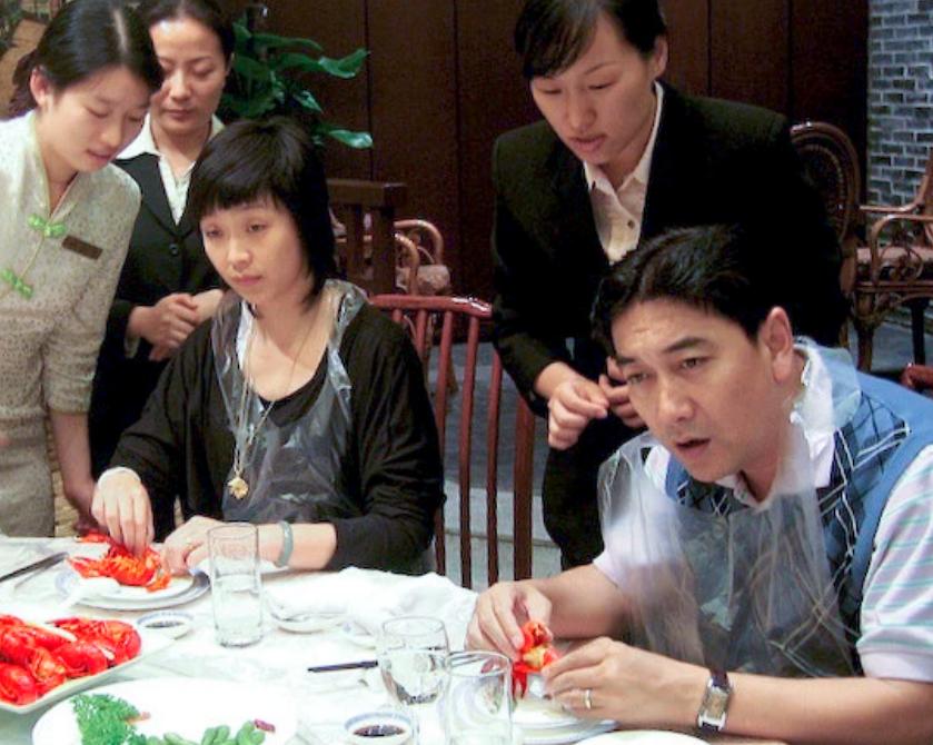 Shui Junyi abandoned his paralyzed wife and married a 13-year-old wife ...