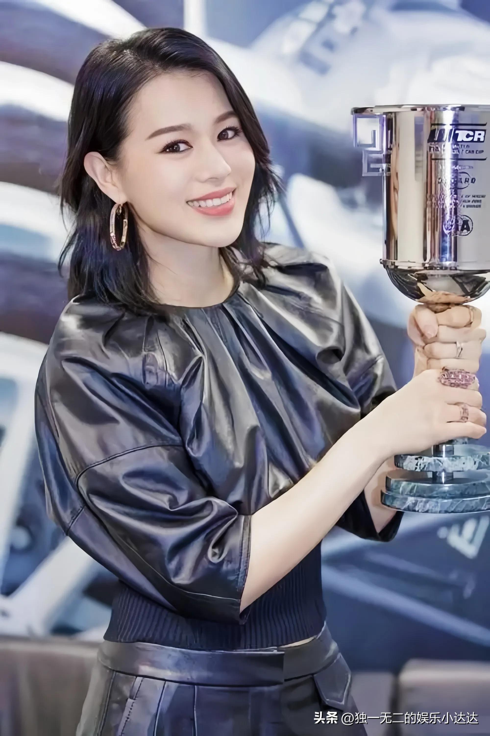 Myolie Wu: Charming facial features and perfect body! - iMedia
