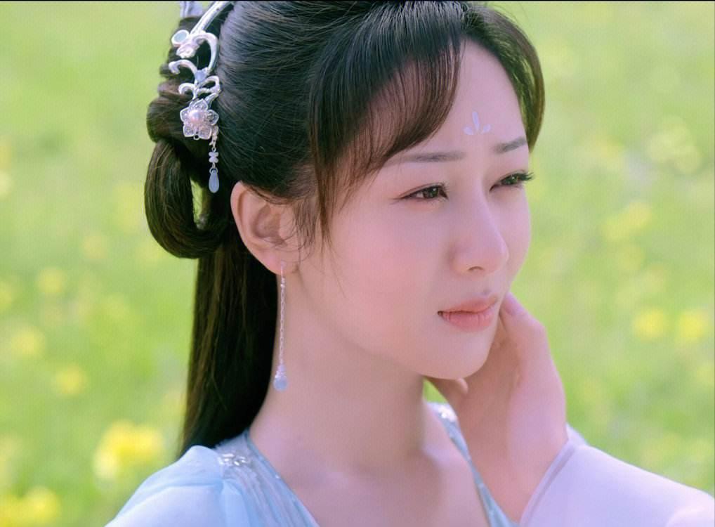 Maybe she was inadvertently PUA by others, so I hope Yang Zi will keep ...