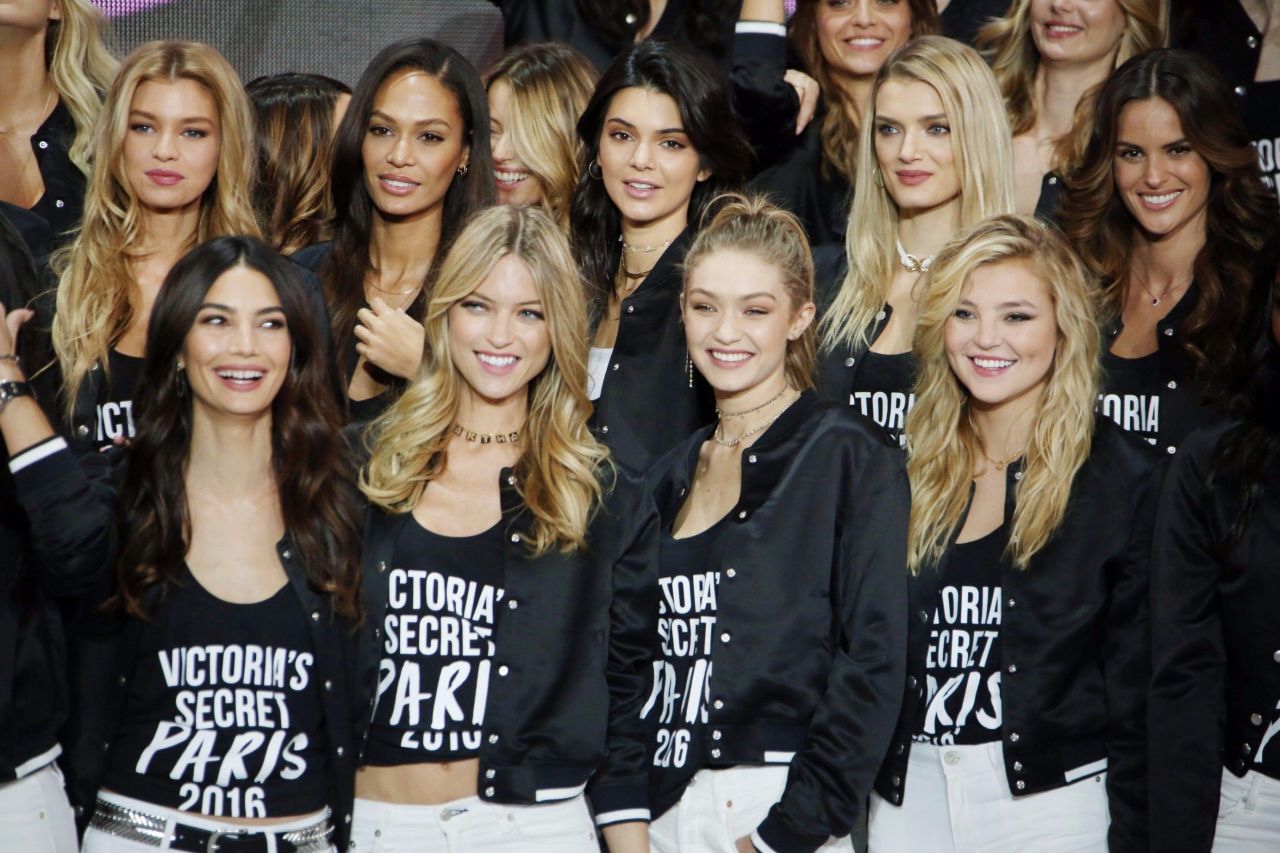 The world's most beautiful supermodels, gathered together to take a ...