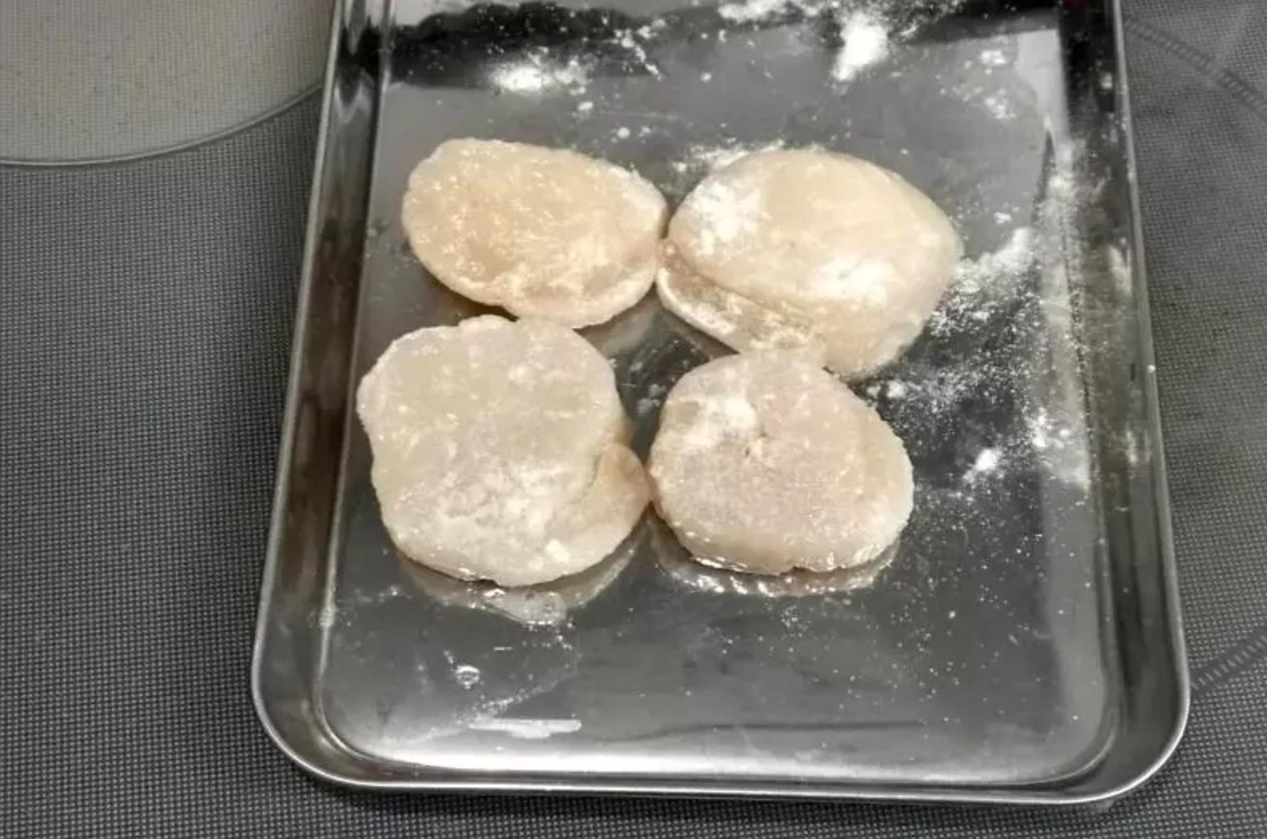 Share the recipe of "Fried Scallops with Soy Sauce and Garlic"!Salty ...