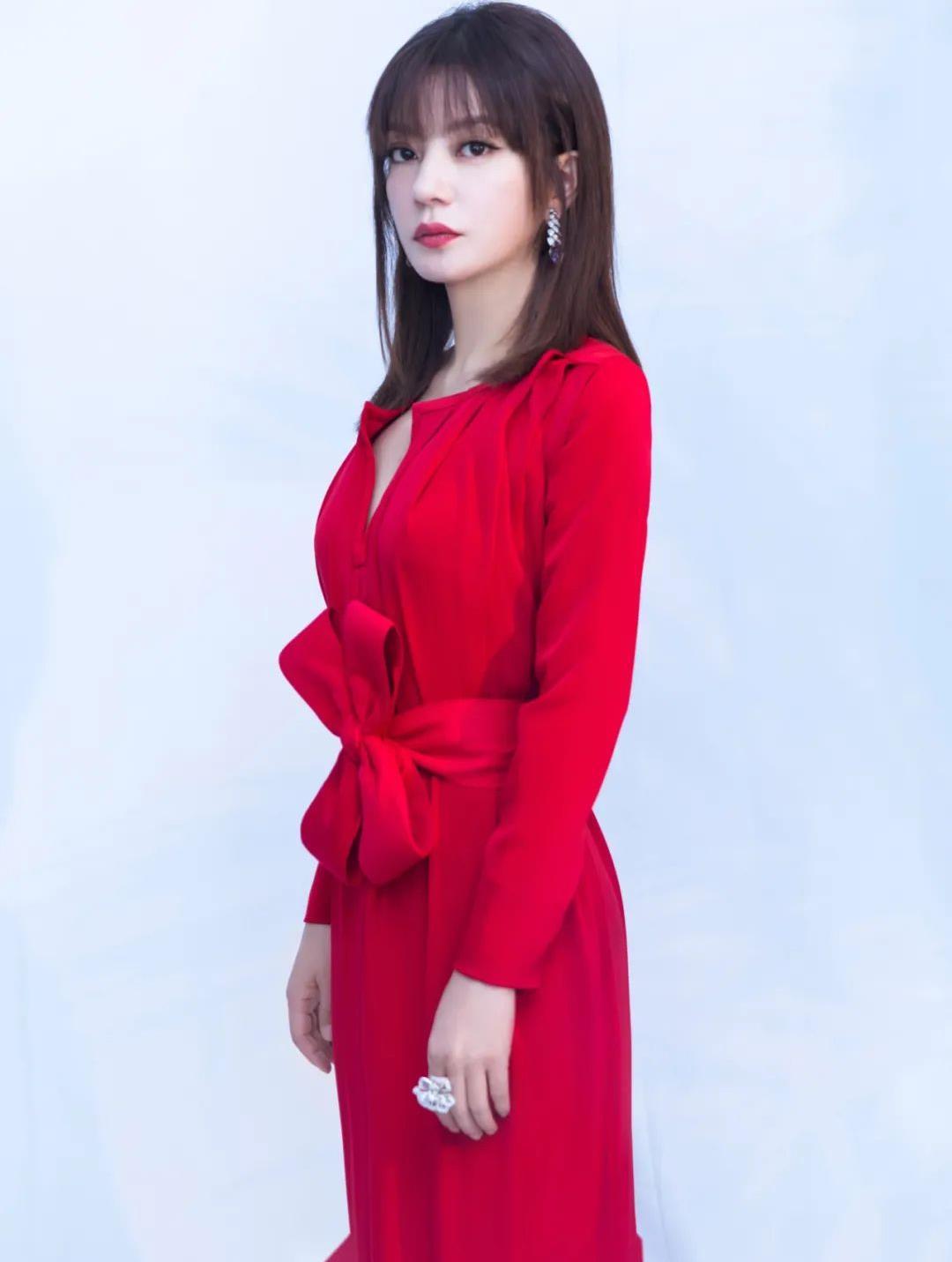 The 47-year-old Zhao Wei finally appeared after disappearing for a year ...