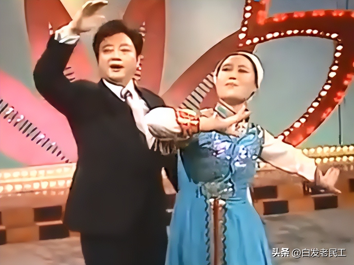 Singers of the older generation in the Spring Festival Gala - iNEWS