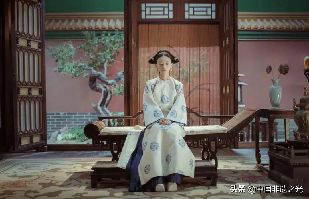 Chinese bed furniture: step bed, canopy bed, Luohan bed, imperial ...