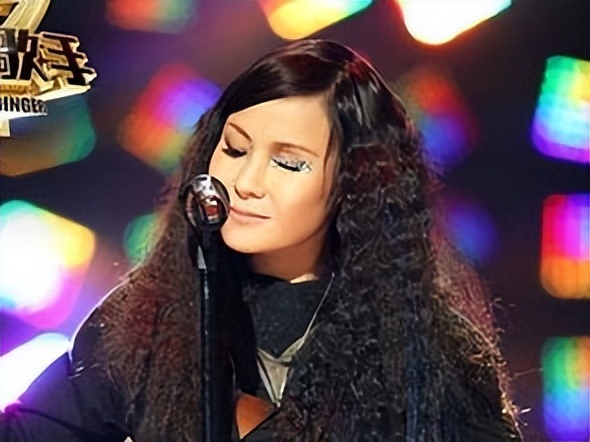 Luo Qi: At the age of 16, he became famous in the rock circle. At the age of 18, his eyes were ...