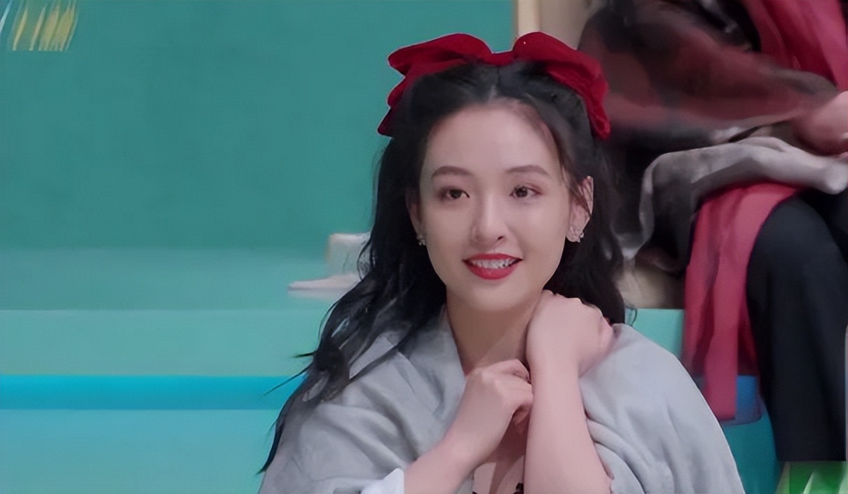 Every beauty has her exclusive Kappa? That stinky man, give her back ...