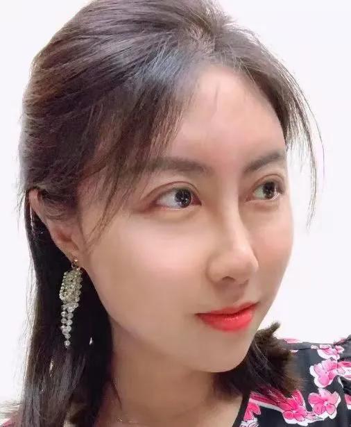 The beautiful professor Jia Qianqian, the cucumber poems are passed ...