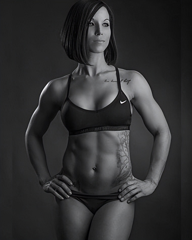 Sabrina Jimenez Shows off Fitness Women's Muscles and Figures - iNEWS