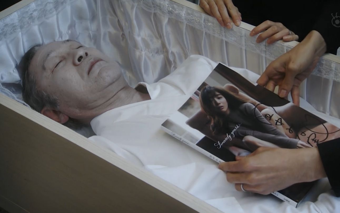 Corpse in motion? Bodies are still in 'constant motion' up to a year ...