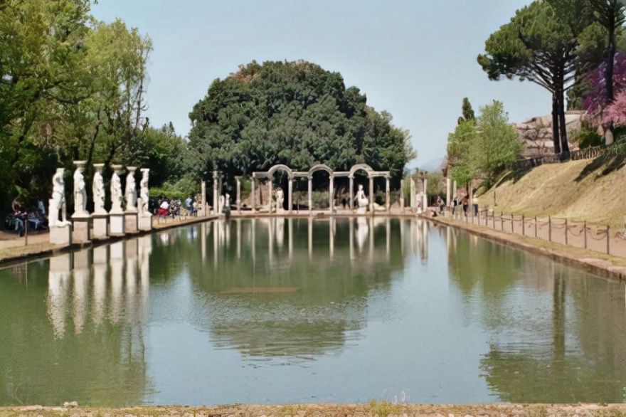 Ancient Roman and Ancient Greek Gardens - iNEWS