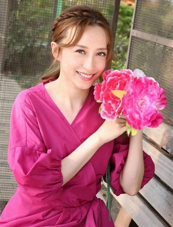 Qin Xianglian in the Hong Kong version of Bao Qingtian's "The Return of ...