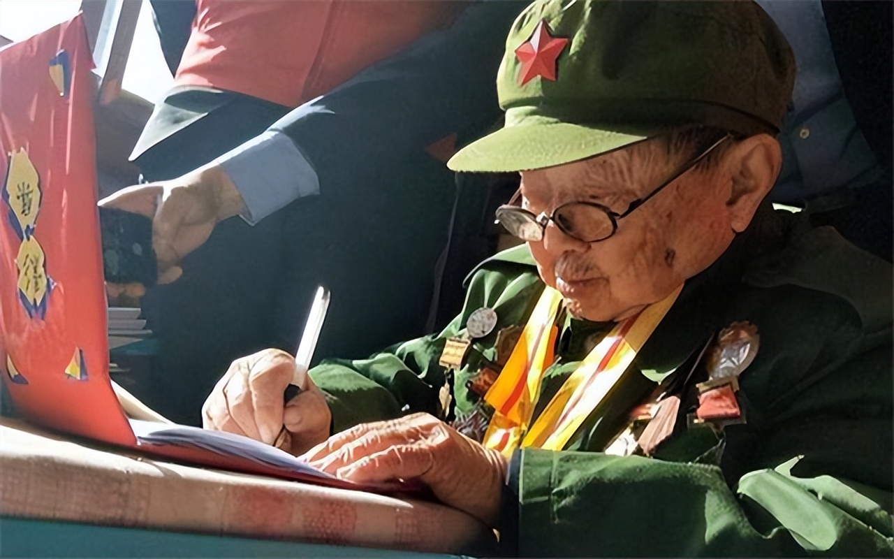 Fighting hero Li Anfu, 1.2 meters tall, escaped after assassinating 7 ...