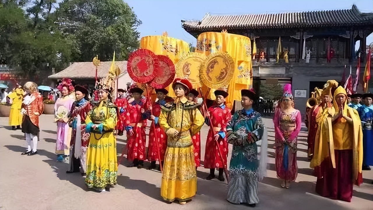 Banquet with friends in Wanshu Garden - iNEWS