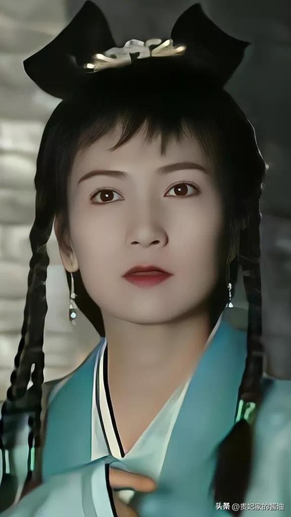 Zhao Yazhi as Bai Suzhen and Chen Meiqi as Xiaoqing - iNEWS