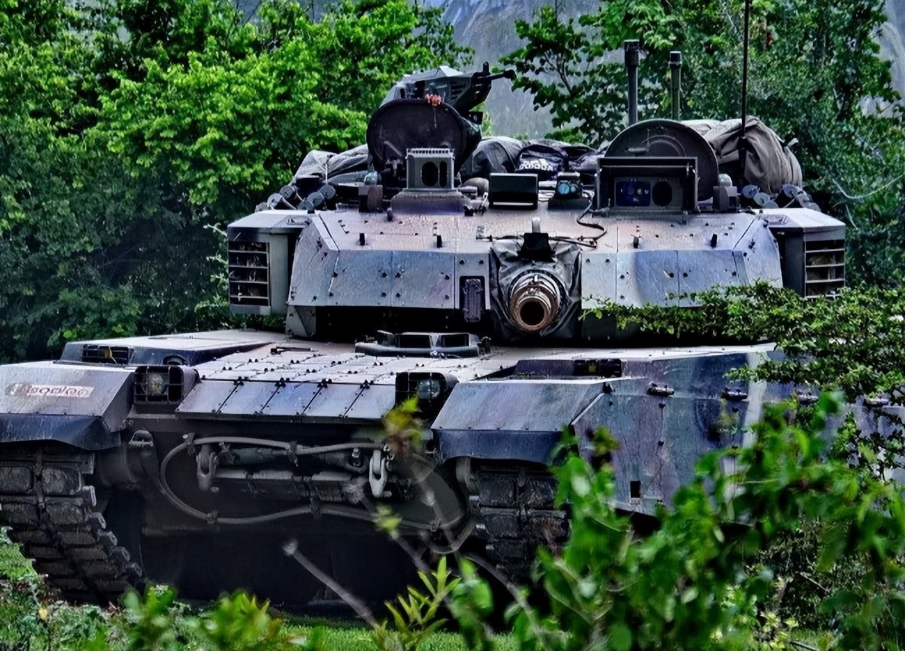 Pakistan Railway placed another military purchase order, 60 J-10CP, 680 VT-4, huge orders envy ...