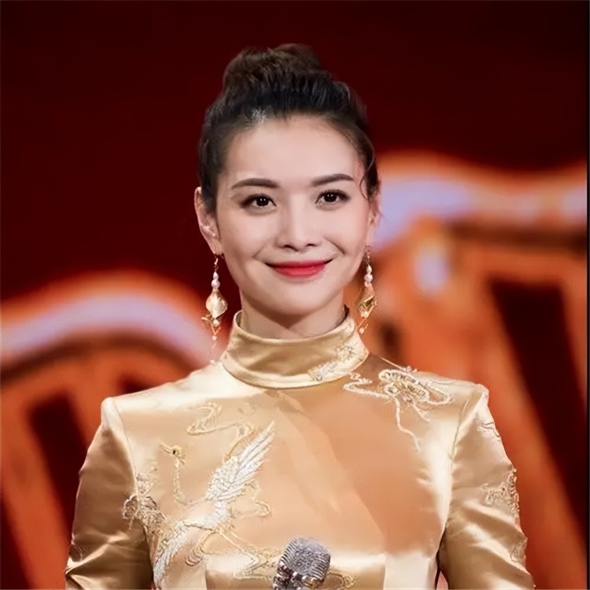 Li Kun: From a host to a businessman, he is worth over 100 million ...