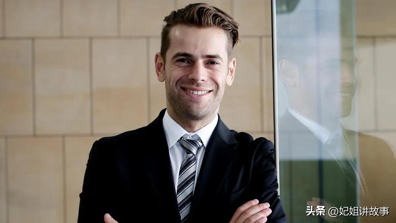 He is extravagant and lustful, has 3 wives and 9 mistresses, known as modern Wei Xiaobao - iMedia