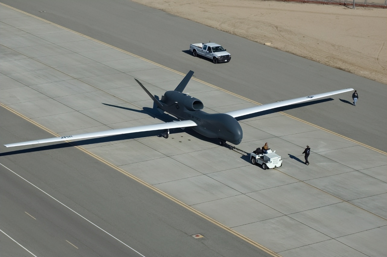 The "Phoenix" ghost drone supports Ukrainian intelligence. The Russian ...